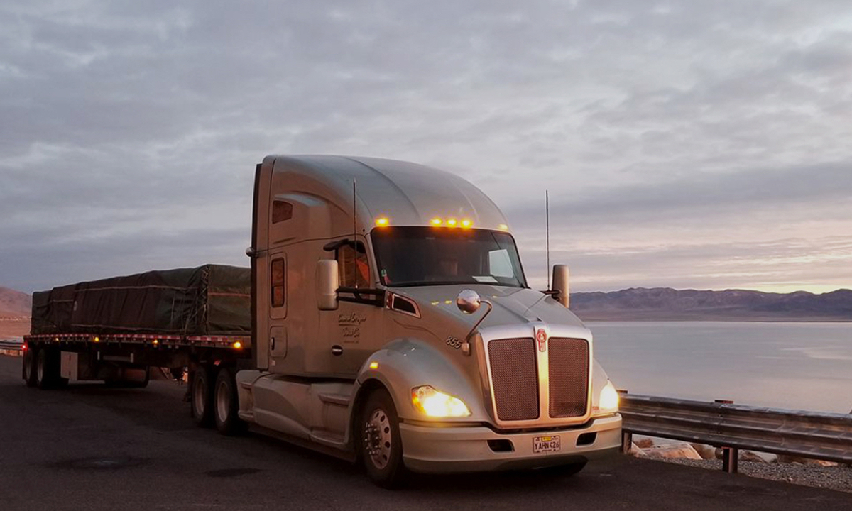Regional Flatbed Truck Driving Job Offered | Central Oregon Truck Company